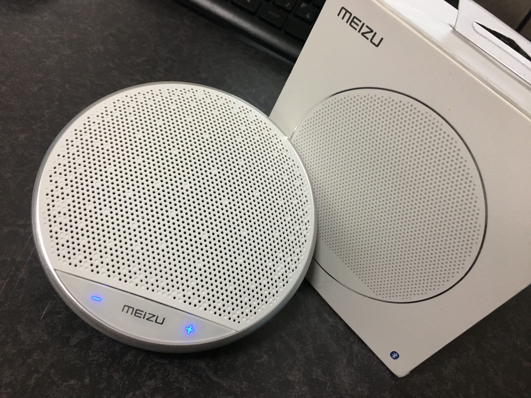 MEIZU Bluetooth Portable Speaker A20のレビュー！音質もよく携帯性も完璧で非常に上質な製品！